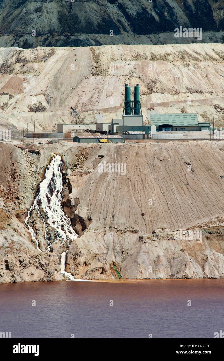 Water treatment plant along the edge of the Berkeley Pit in Butte ...