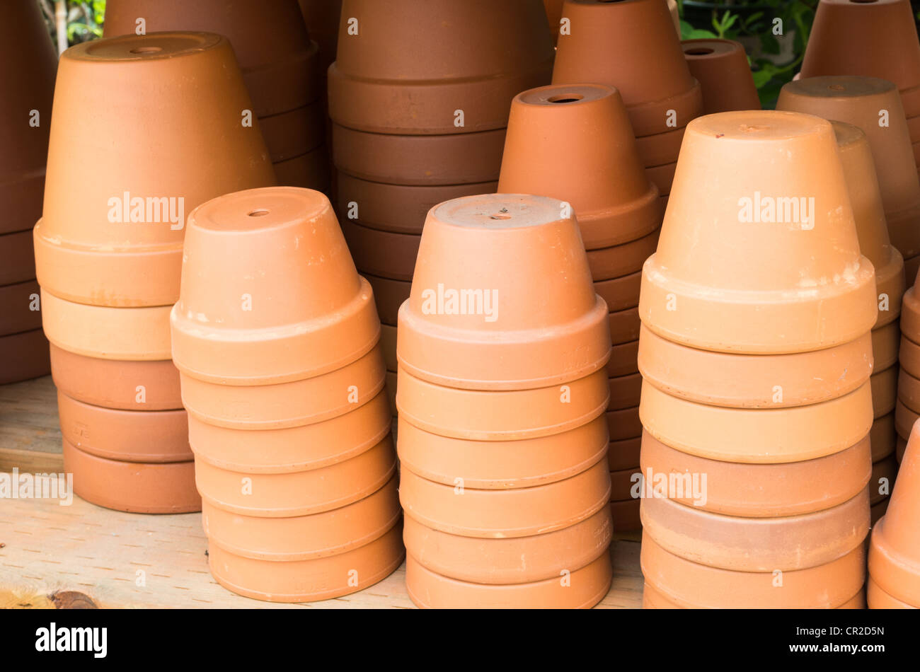 A display of terracotta clay pots or planters Stock Photo - Alamy