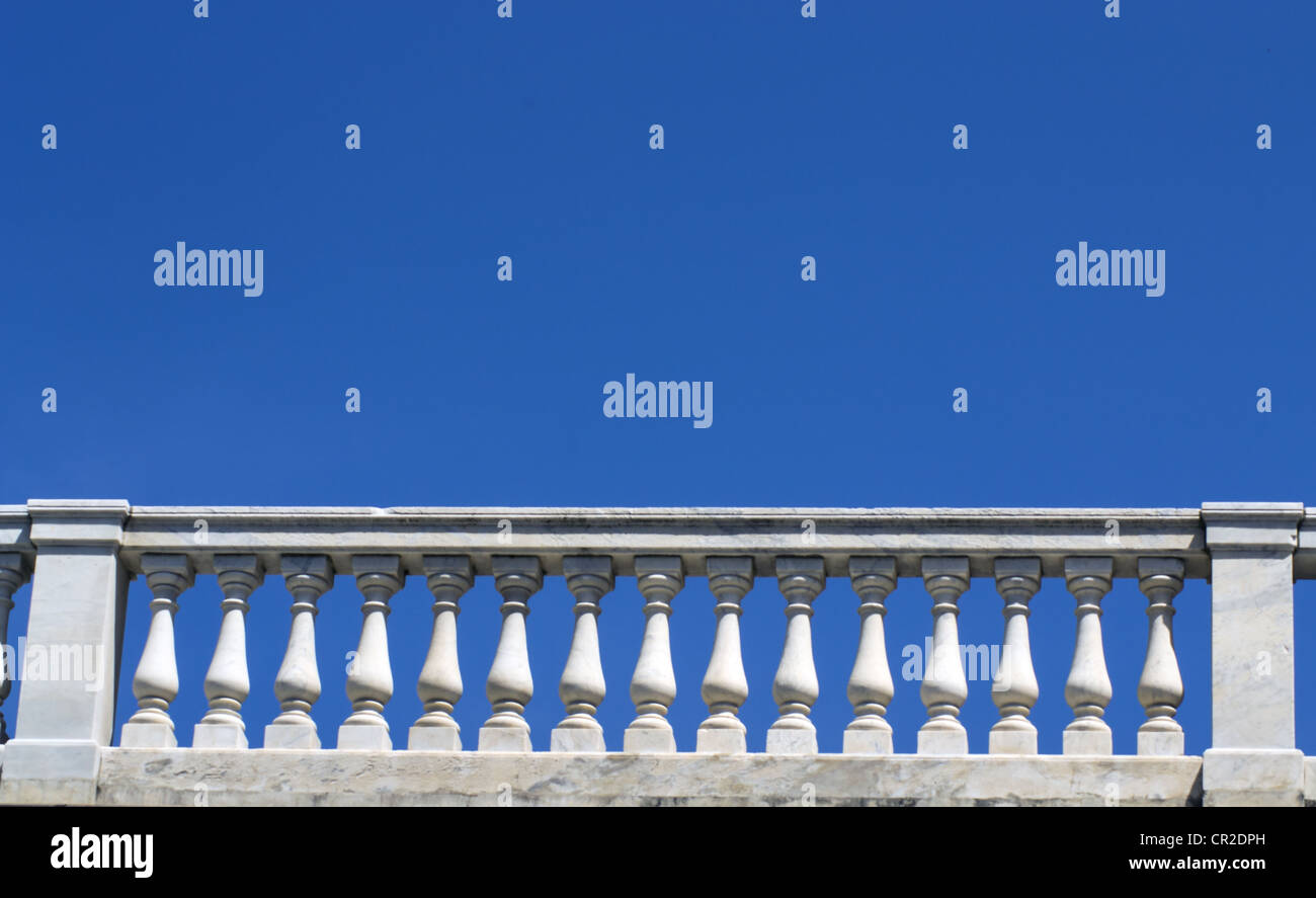 White parapet hi-res stock photography and images - Alamy
