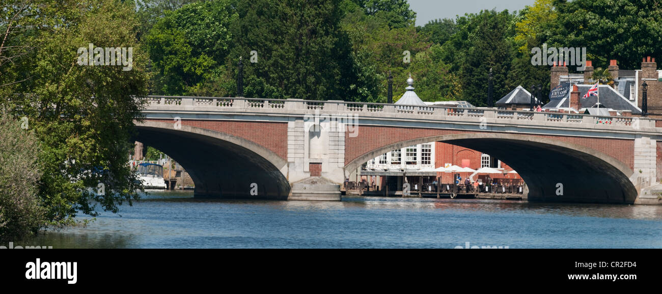 Hampton court bridge view hi-res stock photography and images - Alamy