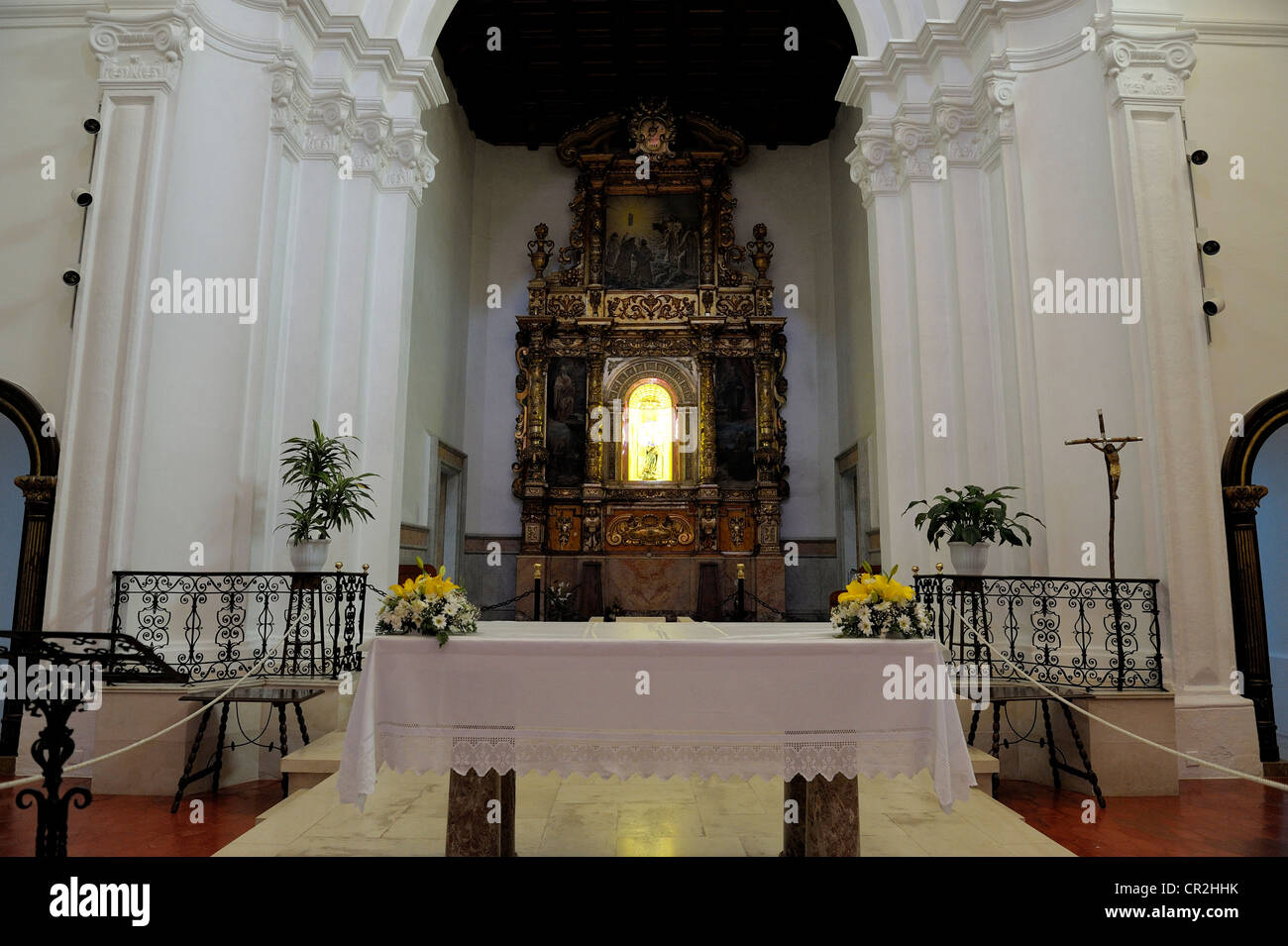 Spanish church interior domed ceiling hi-res stock photography and ...