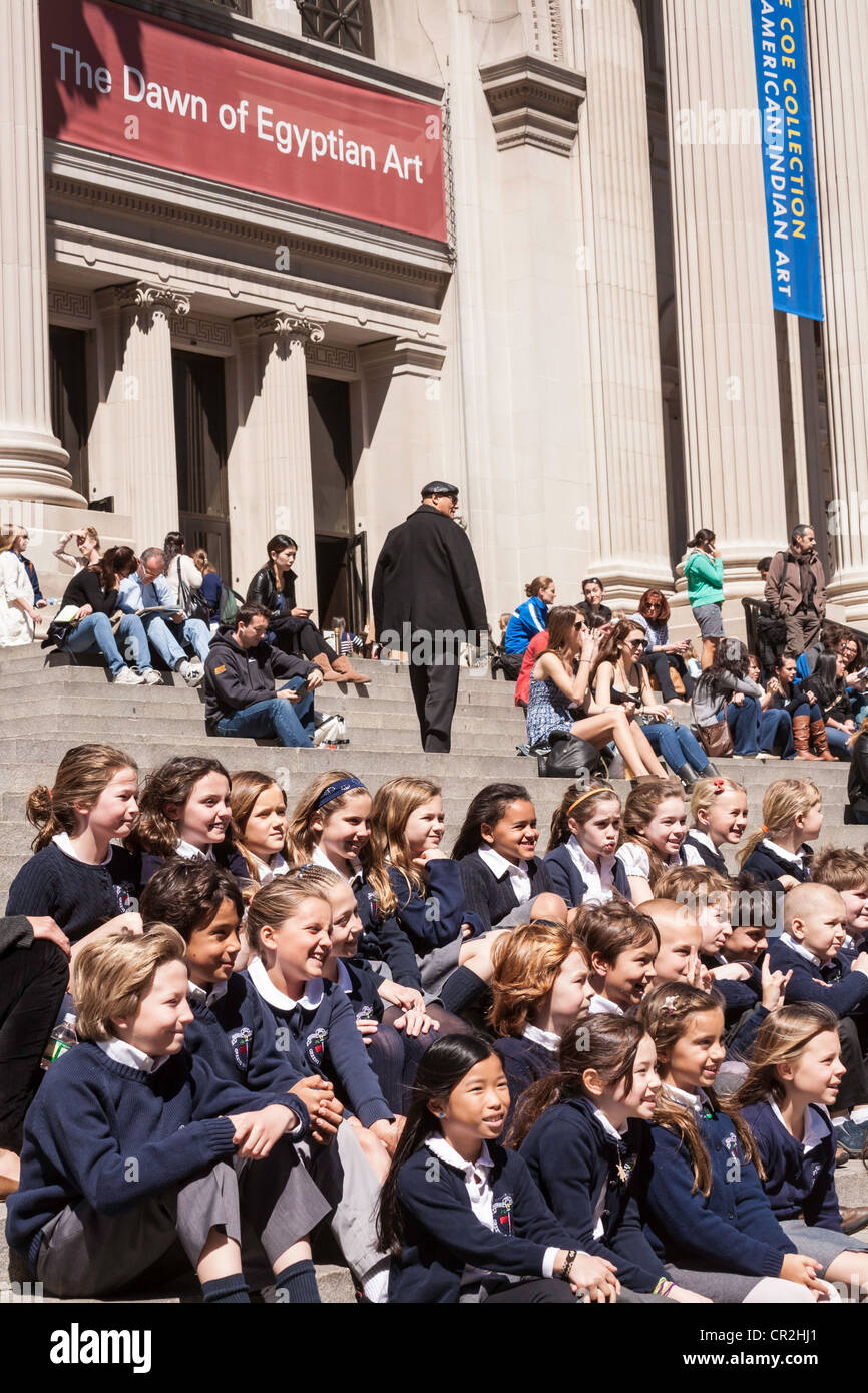 Children art class museum hi-res stock photography and images - Alamy