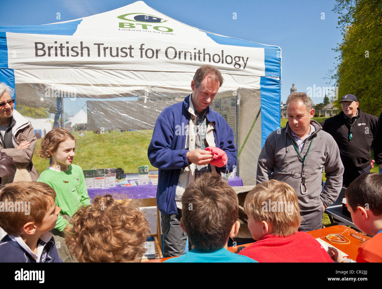BTO qualified ringer opens a bag to see which bird is inside; bird ...