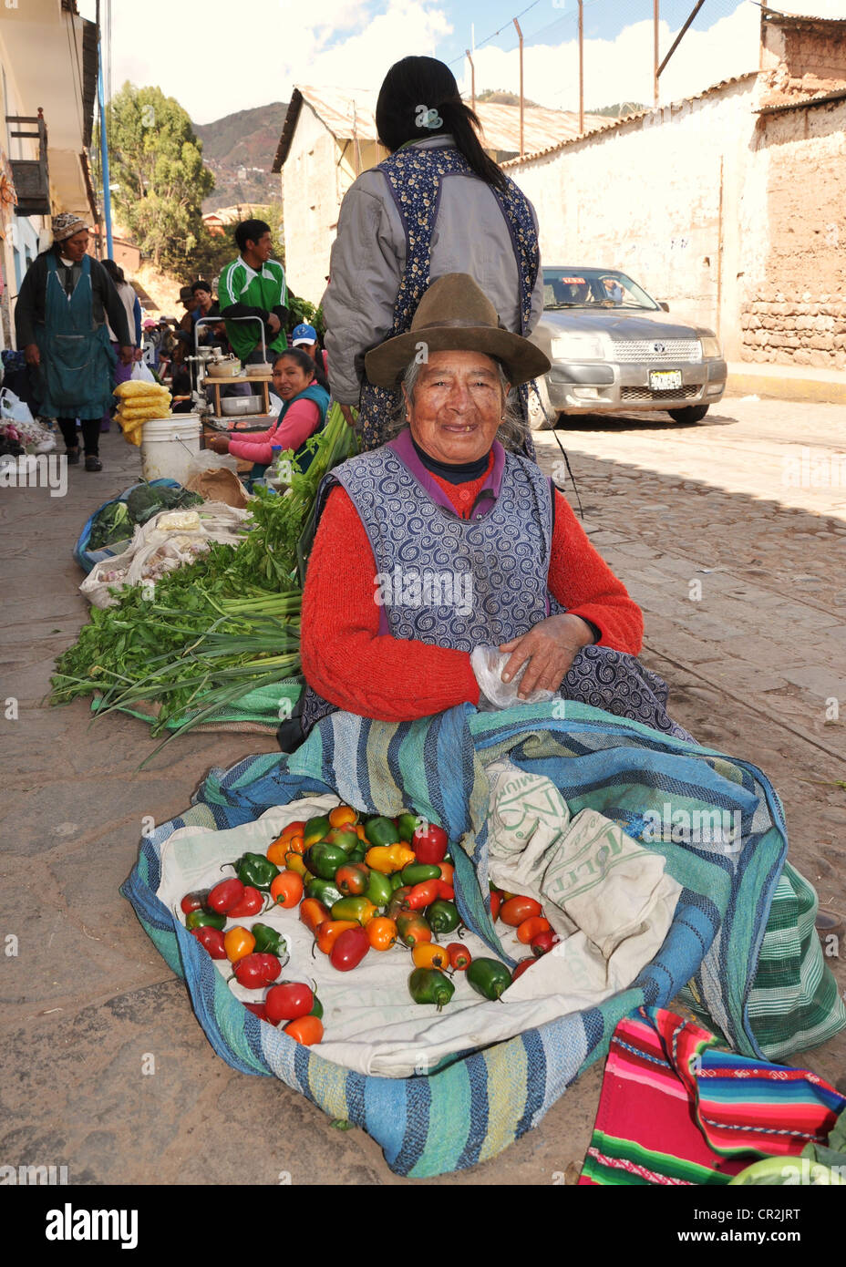 Peru old people hi-res stock photography and images - Alamy