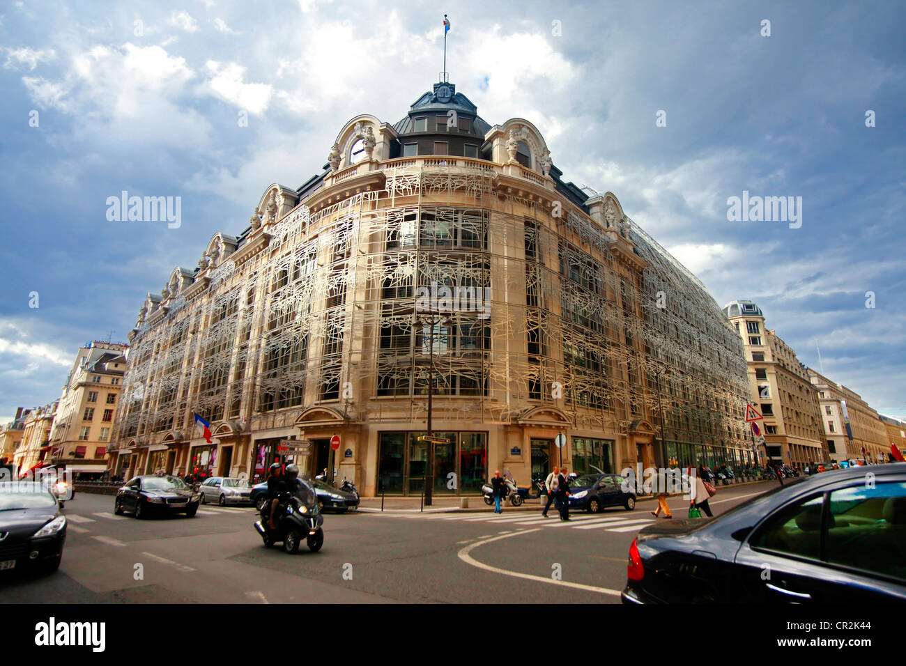 Beautiful building in the centre of Paris. France Stock Photo - Alamy