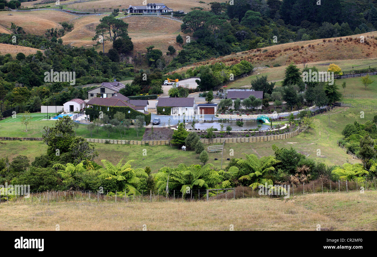 Typical farm house in the country in the New Zealand Stock Photo - Alamy