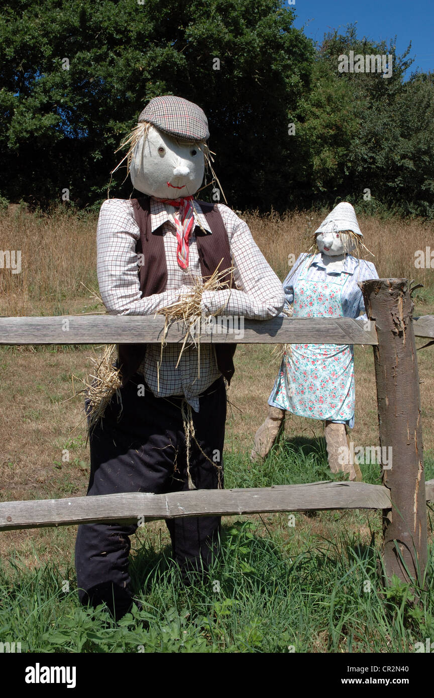 Ph'lp and Rozelle - two scarecrows at Creux Baillot Cottage, Jersey ...