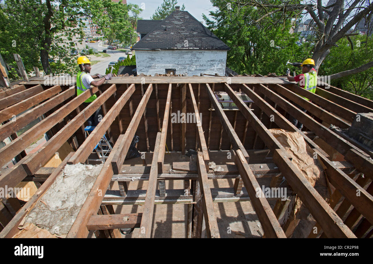 Building from reclaimed materials hi-res stock photography and images ...
