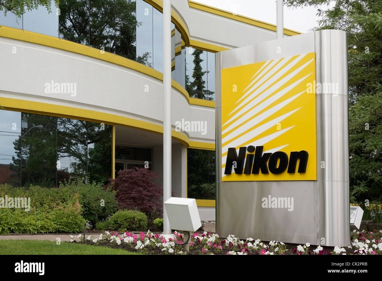 Nikon logo hi-res stock photography and images - Alamy
