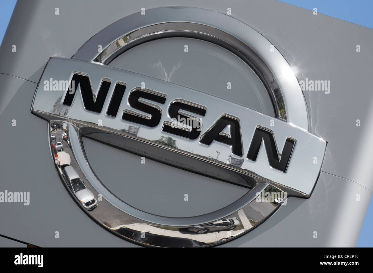 Nissan logo hi-res stock photography and images - Alamy
