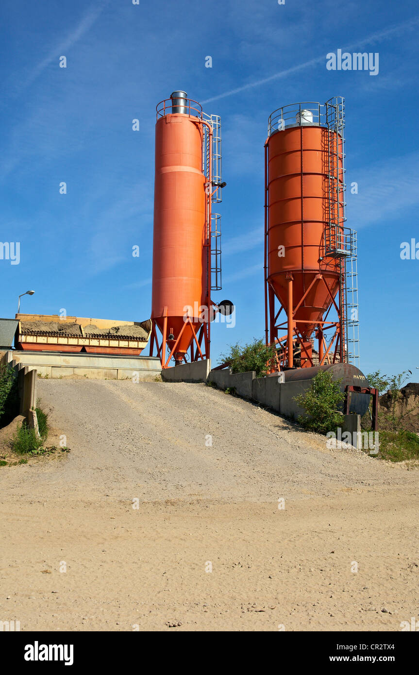 Silos and pipes hi-res stock photography and images - Alamy