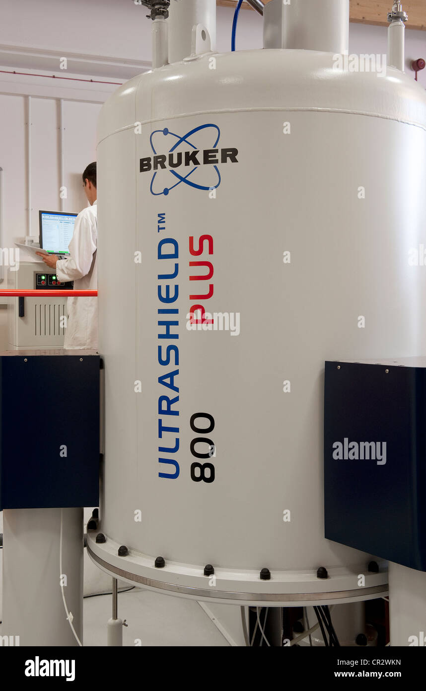 Superconducting hi-res stock photography and images - Alamy