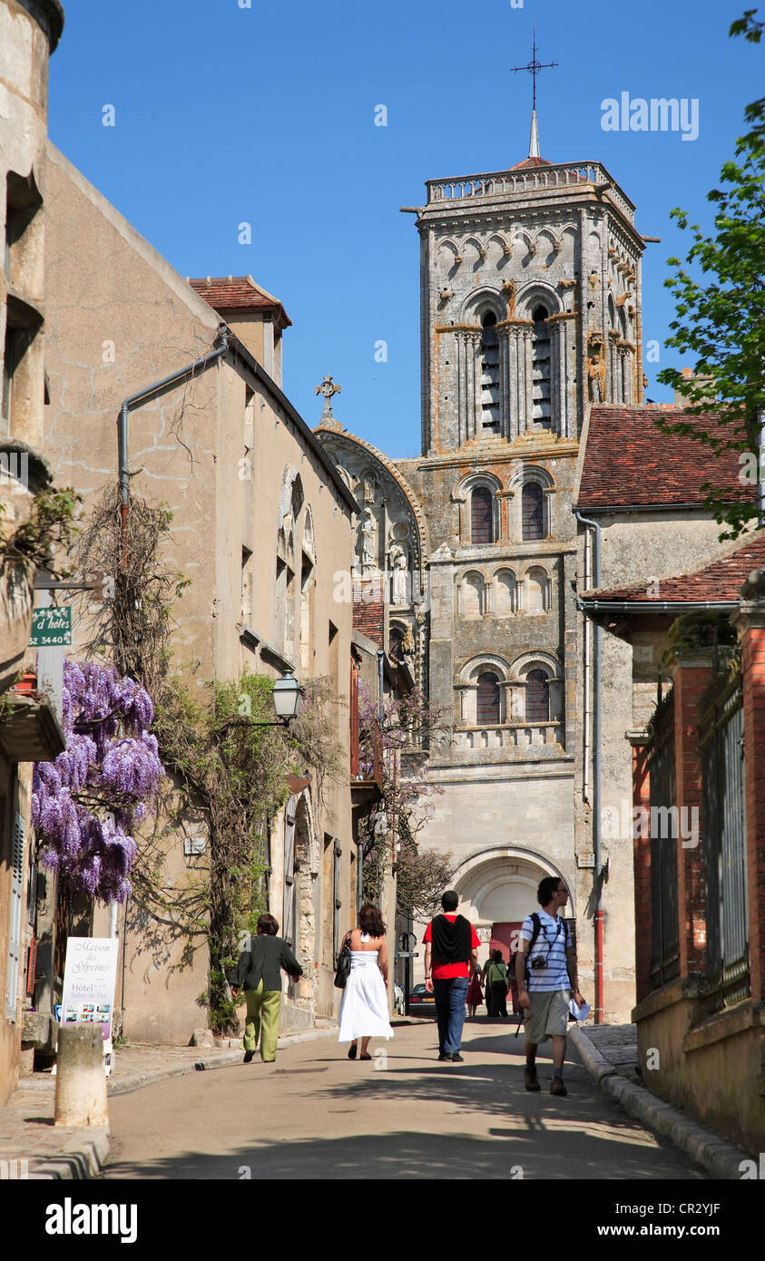 France, Yonne, Vezelay, Sainte Marie Madeleine de Vezelay Basilica ...