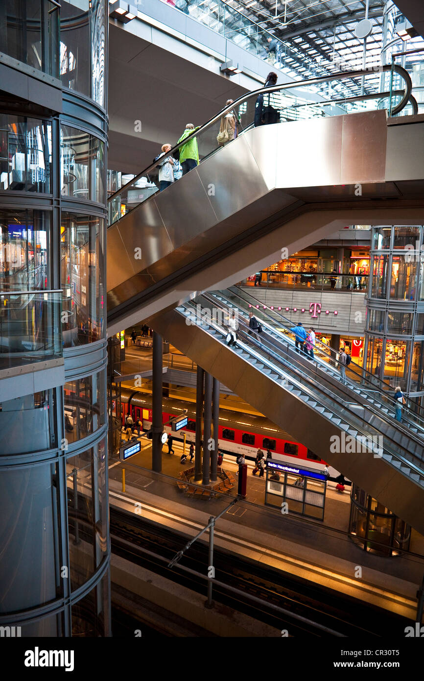 Germany, Berlin, the new central station of Berlin (Berliner ...