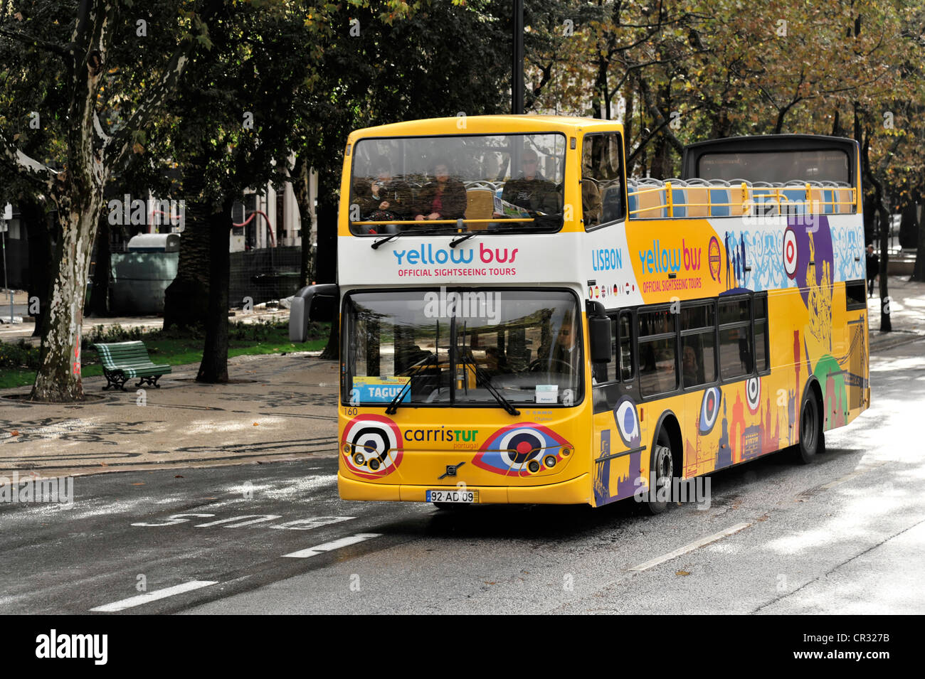 Yellowbus hi-res stock photography and images - Alamy