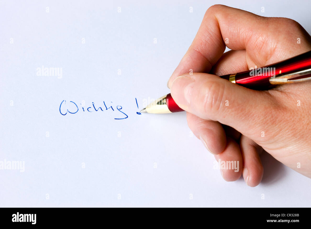 Note Wichtig or important written in ballpoint pen Stock Photo - Alamy