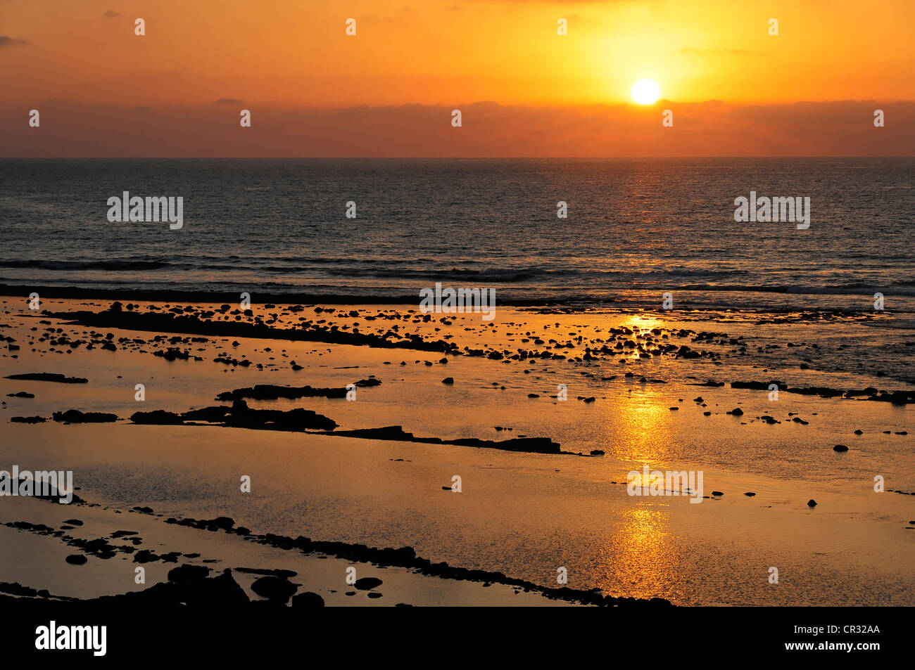 North atlantic ocean sunset hi-res stock photography and images - Alamy
