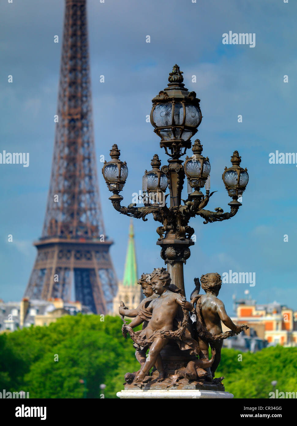 Eiffel tower and pont alexandre 111 hi-res stock photography and images ...