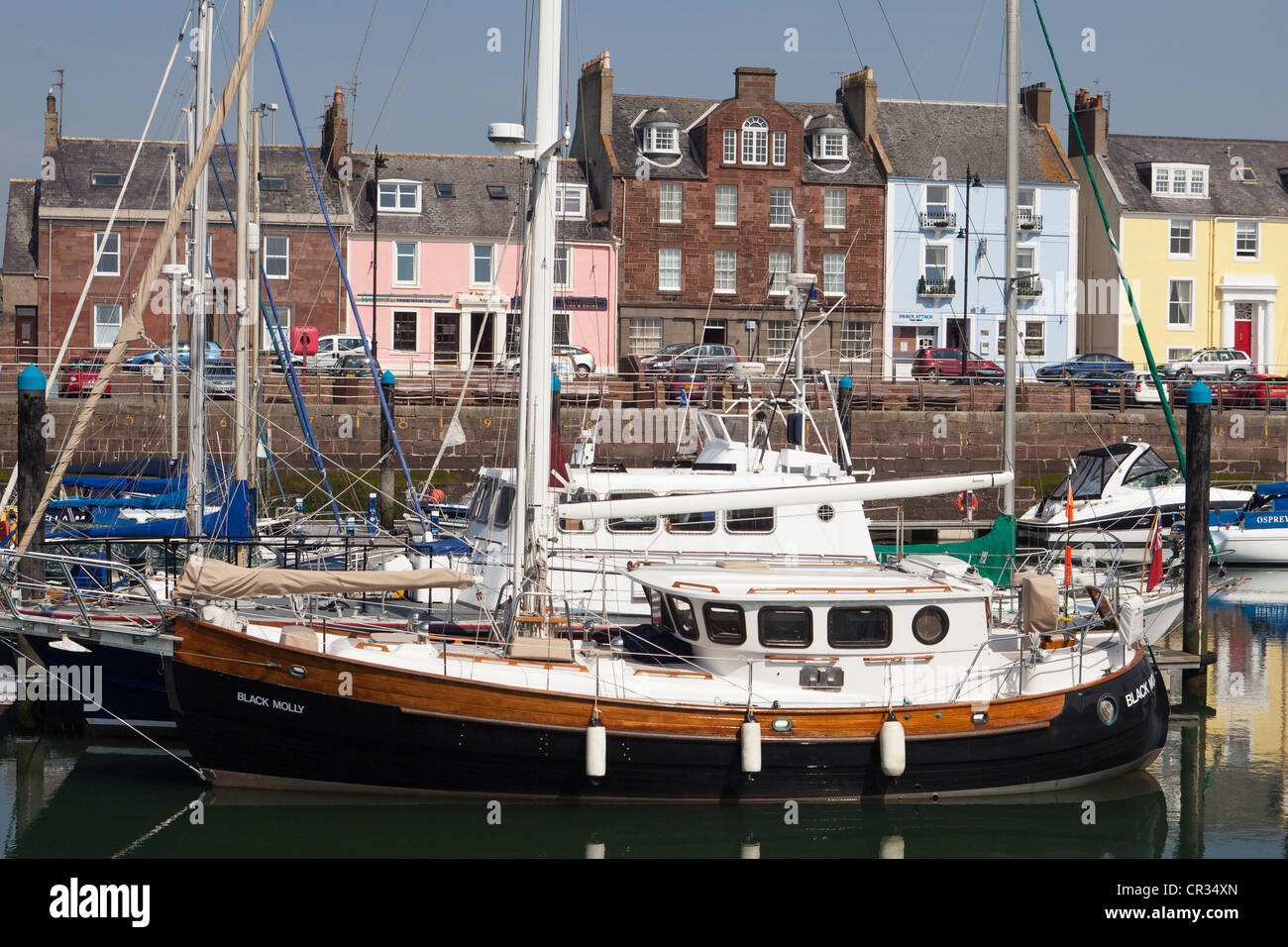 Coastal scottish ports towns harbours hi-res stock photography and ...