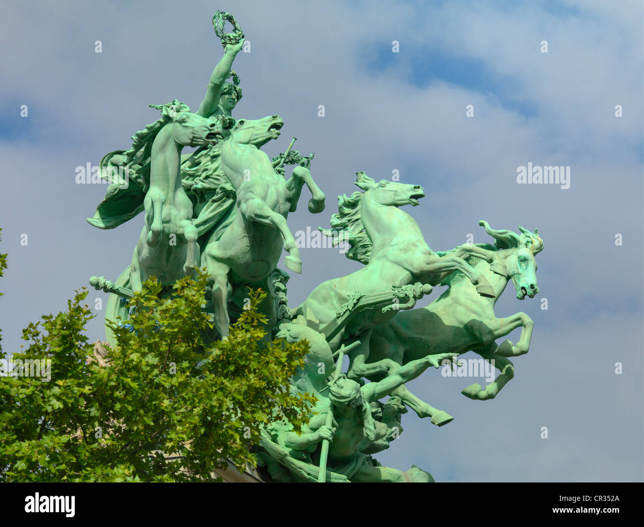 France paris on statue hi-res stock photography and images - Alamy