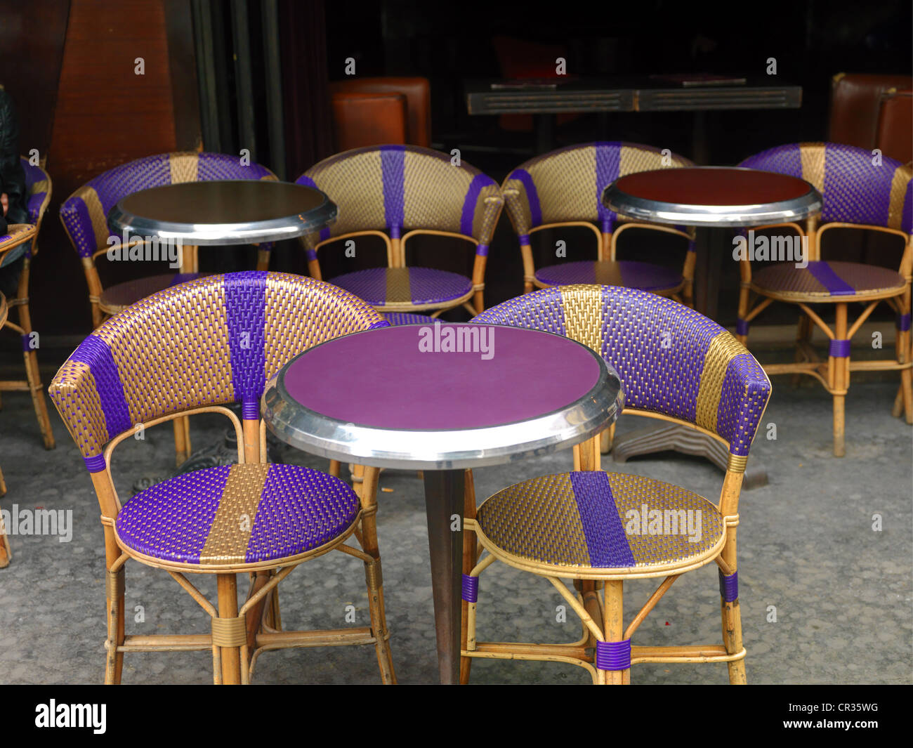 Paris Cafe Scene Stock Photo - Alamy