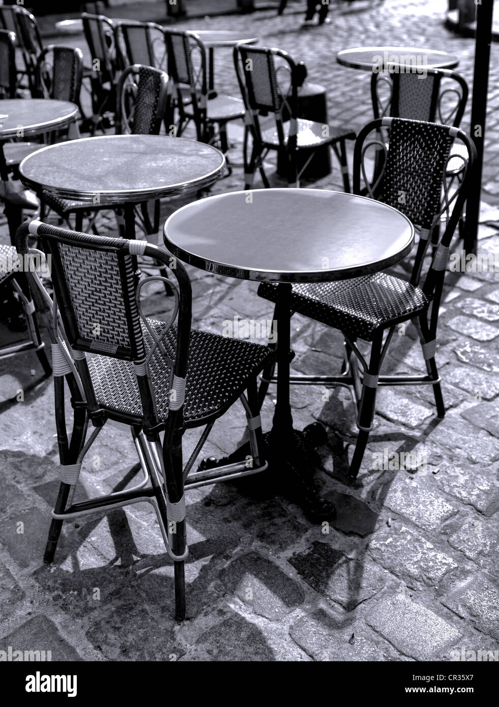 Paris Cafe Scene Stock Photo - Alamy