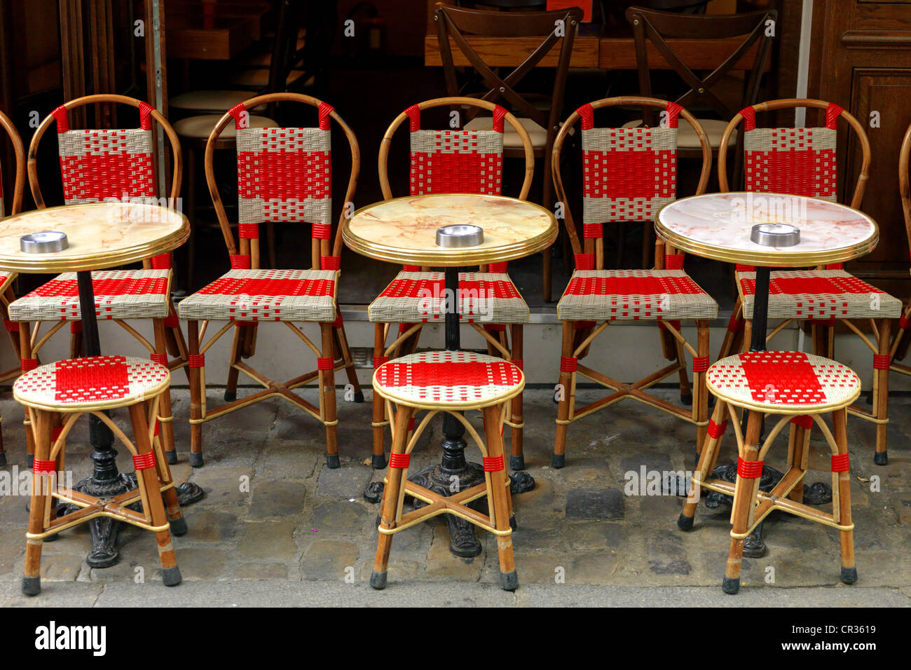 Paris Cafe Scene Stock Photo - Alamy
