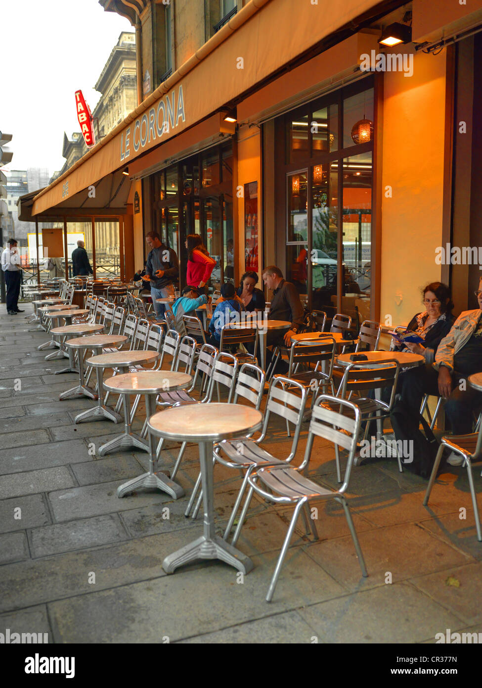 Vertical cafe scene hi-res stock photography and images - Alamy