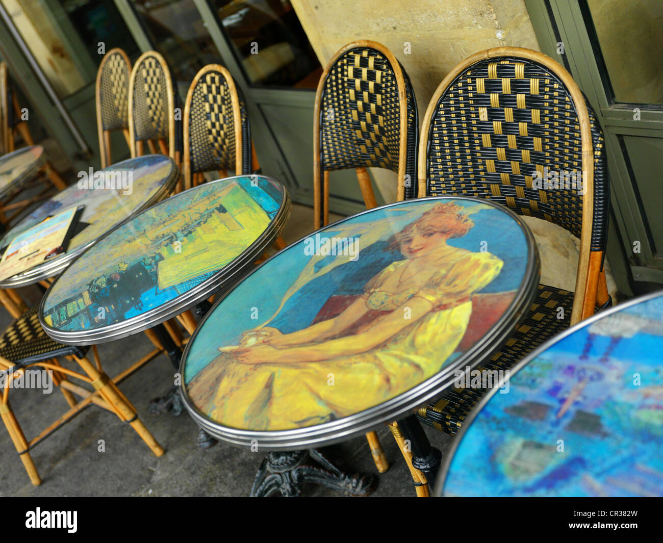 Paris Cafe Scene Stock Photo - Alamy
