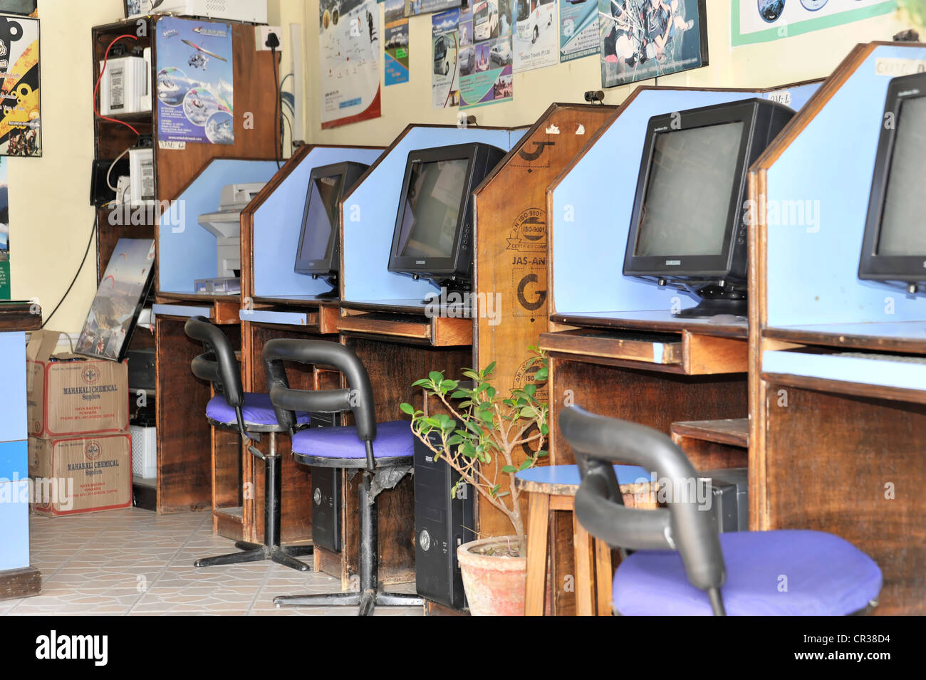 Internet terminals hi-res stock photography and images - Alamy