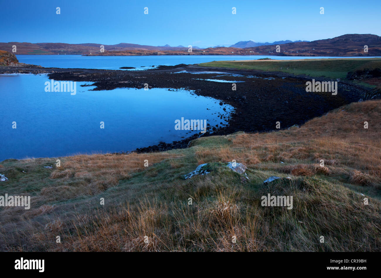 Looking back towards the mainland of the Isle of Skye from the tidal ...