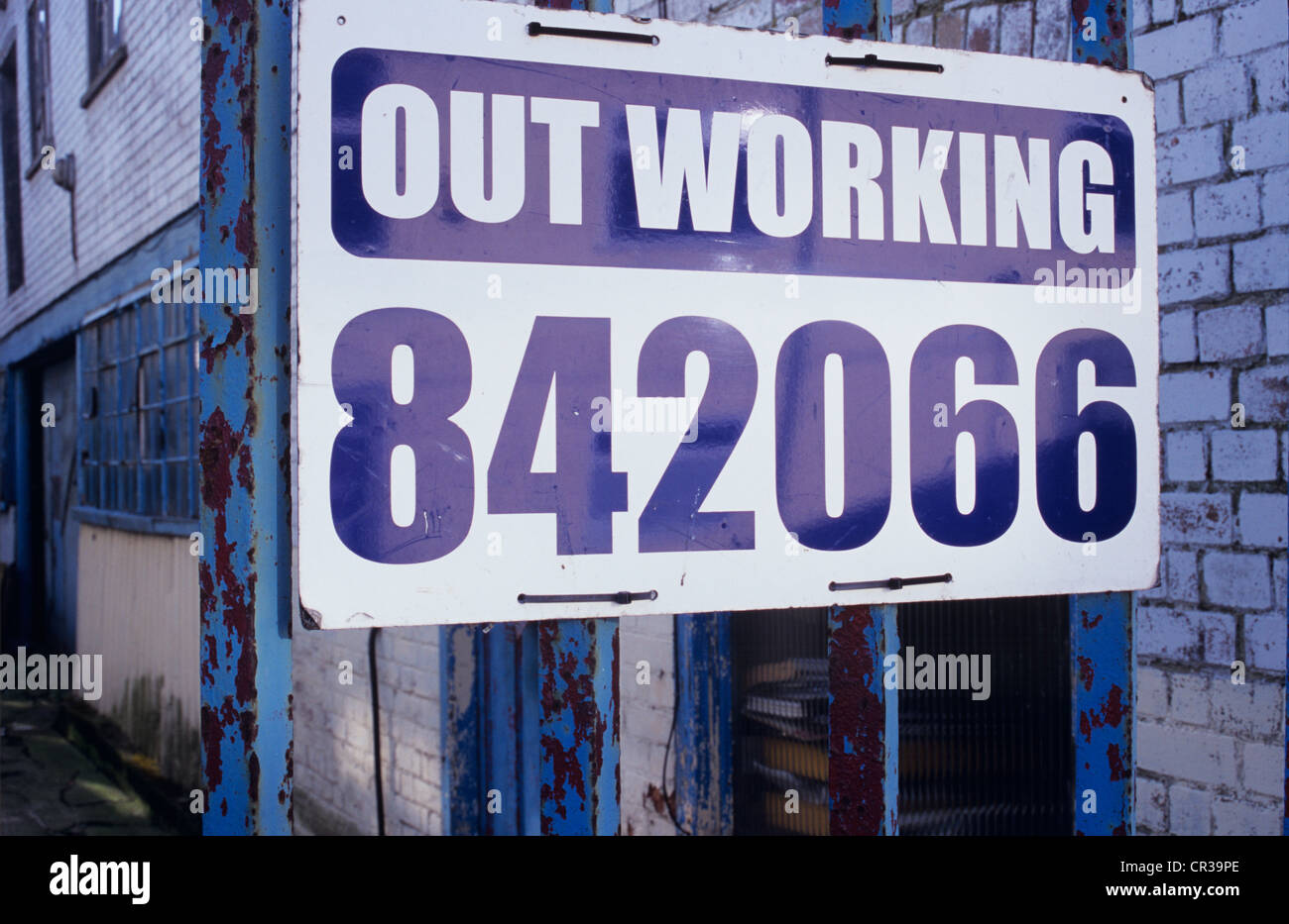 Permanent sign hi-res stock photography and images - Alamy