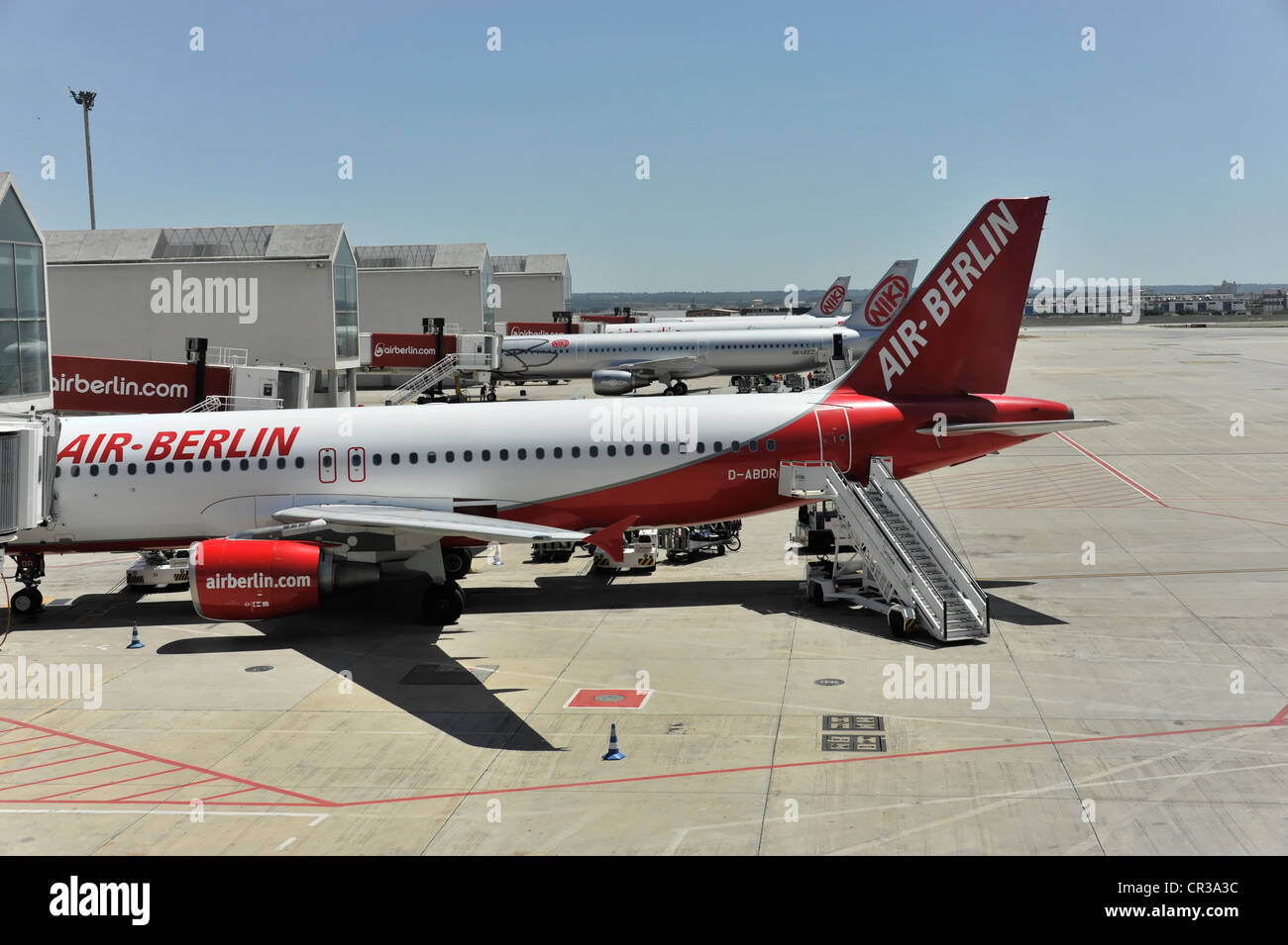 Air to air photos airliners hi-res stock photography and images - Alamy