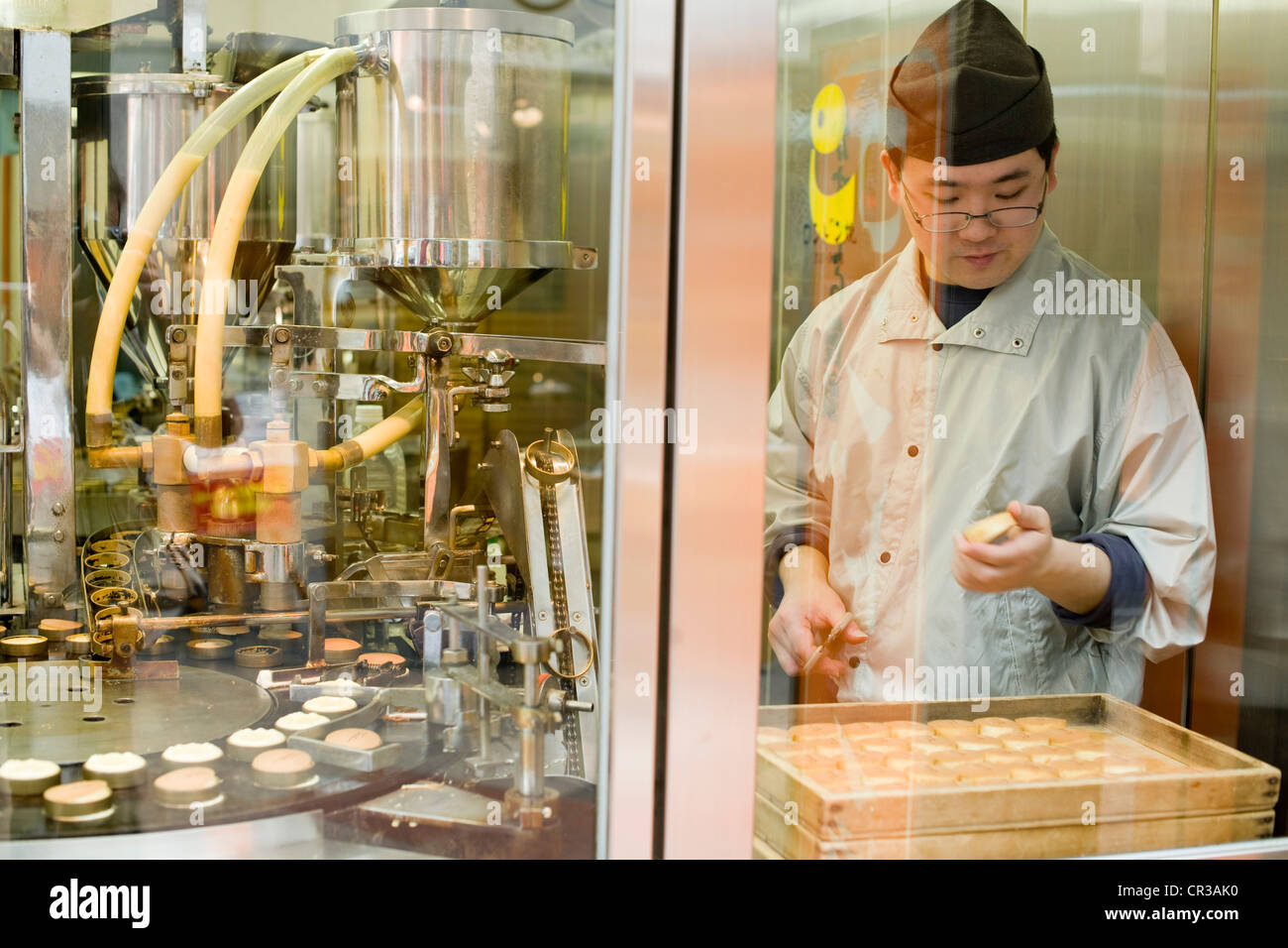 Japan, Honshu Island, Kinki Region, city of Kyoto, cakes factory Stock ...