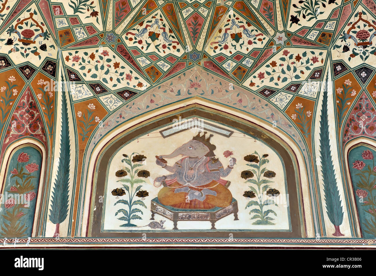 Indian palaces doors hi-res stock photography and images - Alamy
