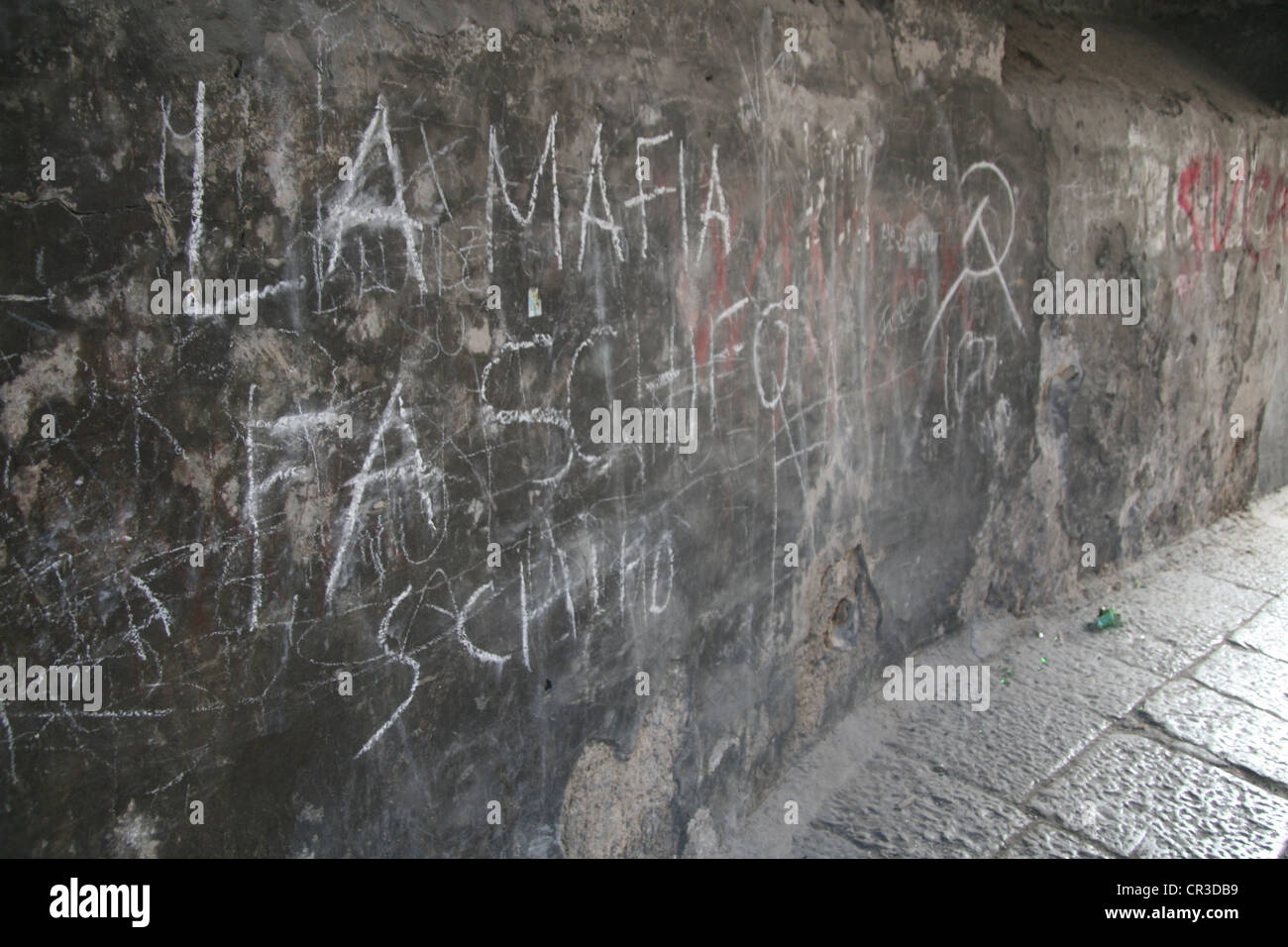 anti mafia graffiti in palermo sicily Stock Photo - Alamy