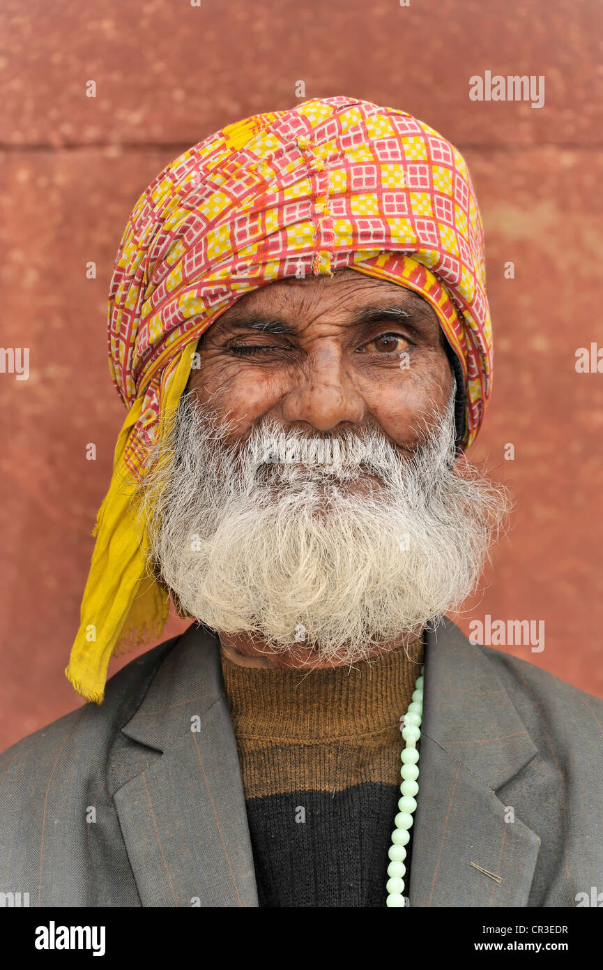 Indian man with beard delhi hi-res stock photography and images - Alamy