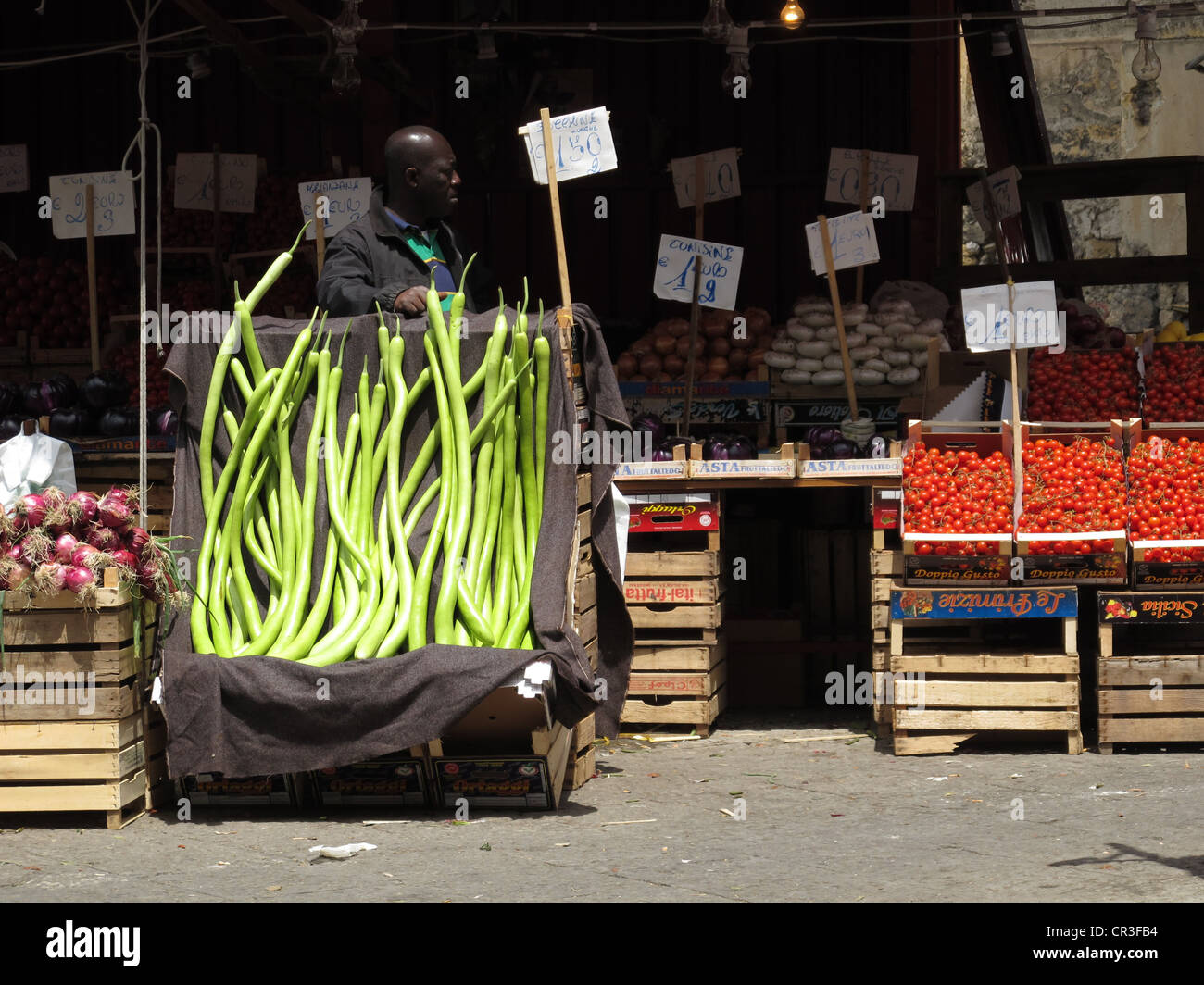 street scene in palermo sicily italy Stock Photo - Alamy