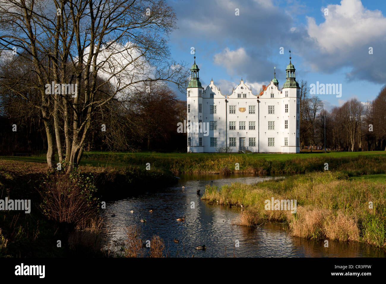 Ahrensburg Castle, reflection, Ahrensburg, Schleswig-Holstein, Germany ...