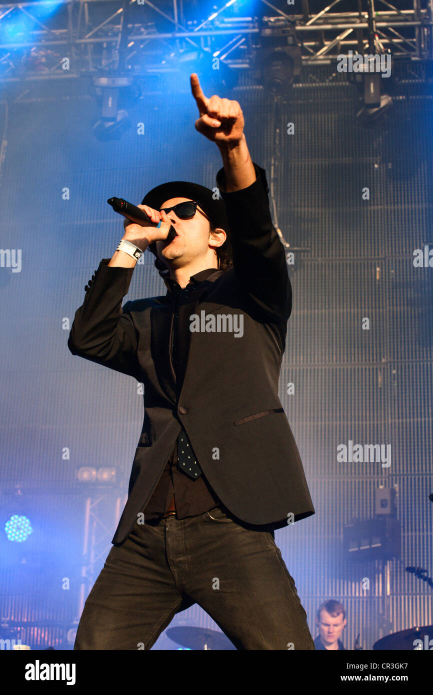 Singer paul smith of maximo park hi-res stock photography and images ...