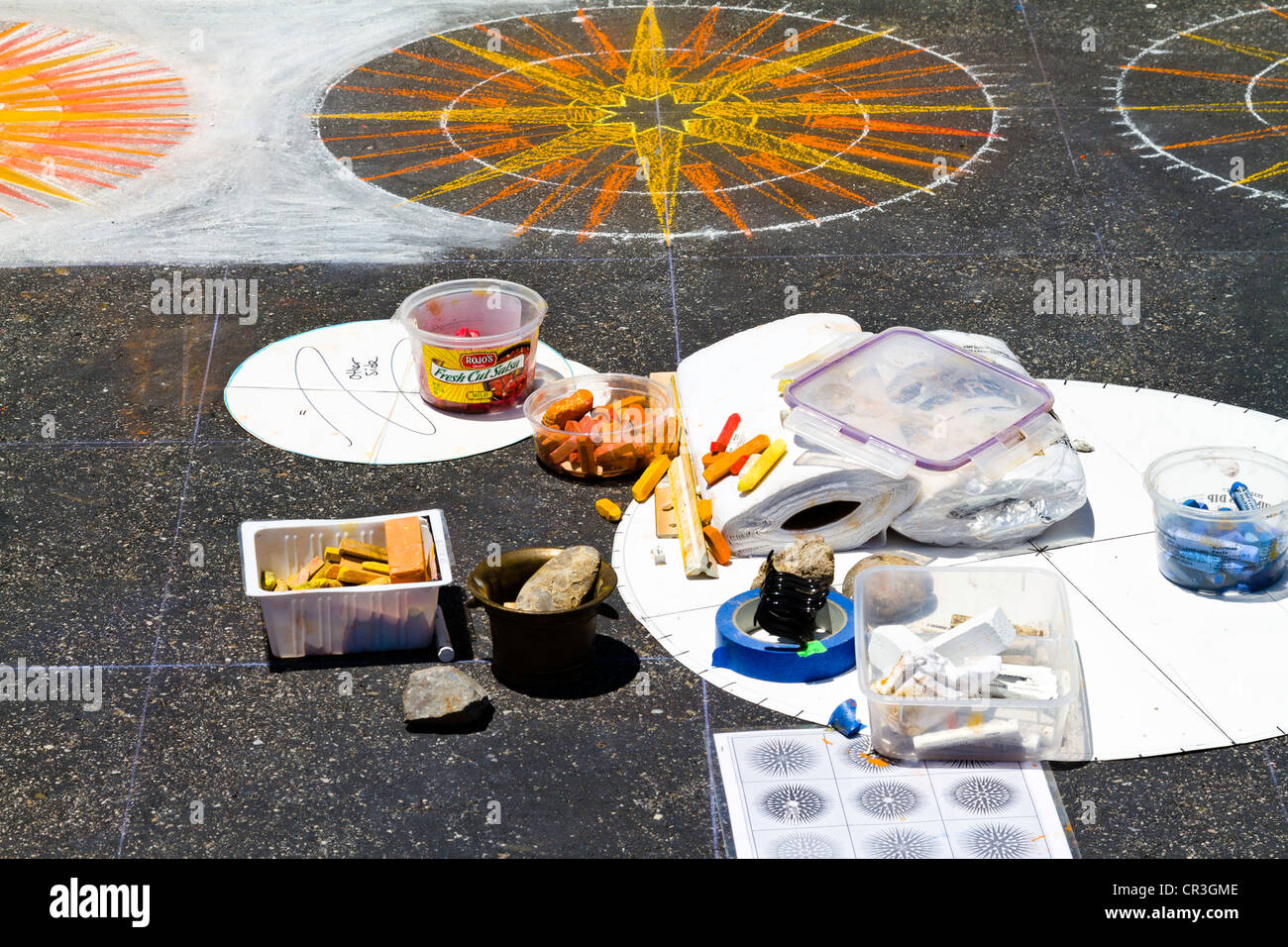 Pavement drawings hi-res stock photography and images - Alamy