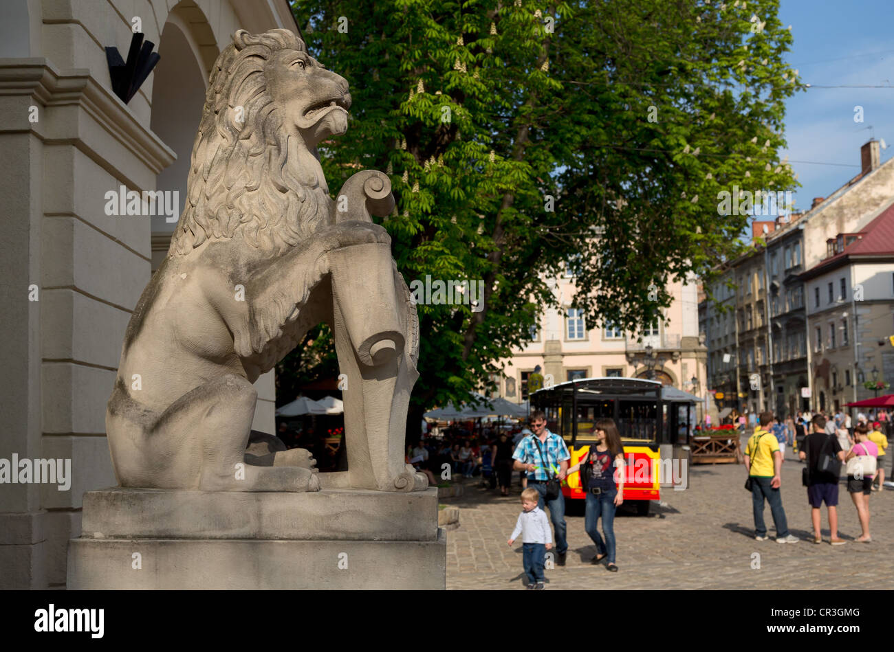 Lviv lion statue hi-res stock photography and images - Alamy