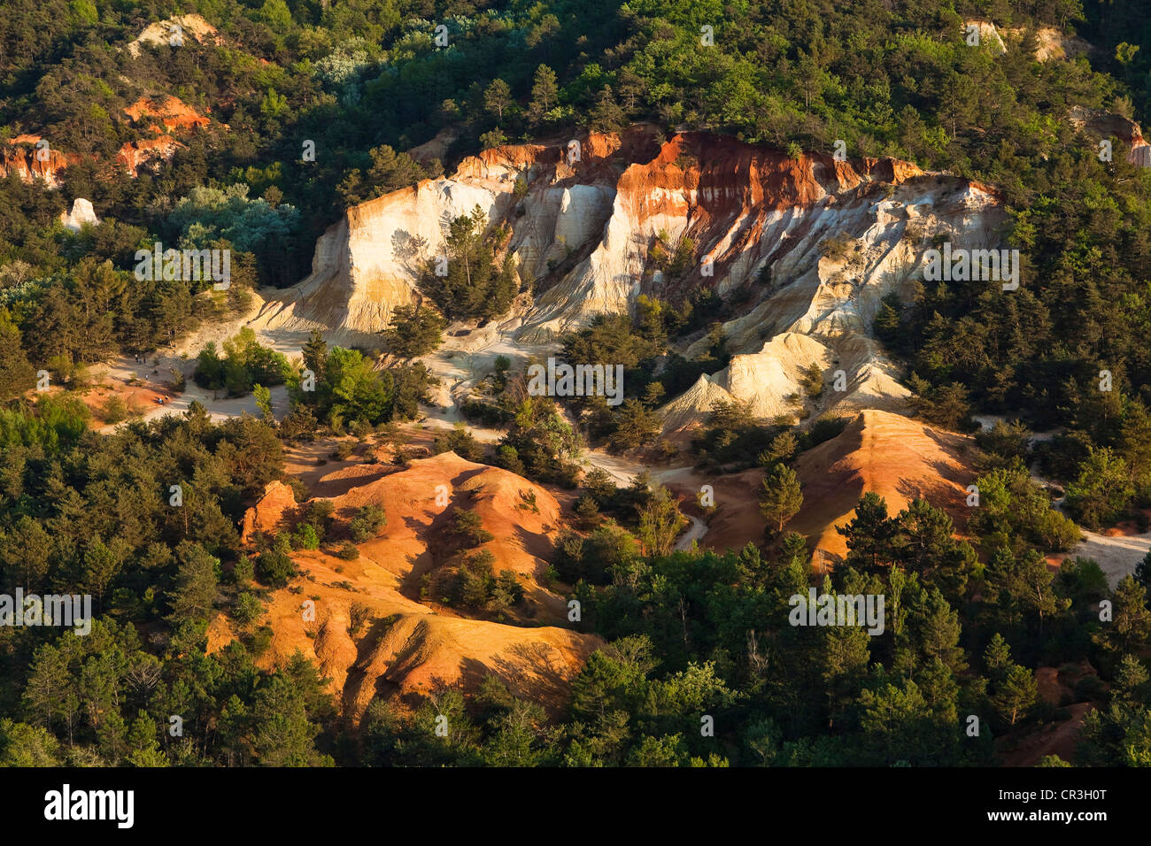 France, Vaucluse, Luberon, Rustrel, Colorado of Provence, ochres ...