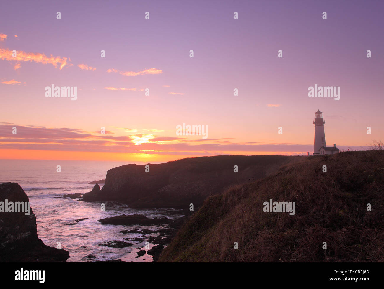 Yaquina Head Lighthouse, Newport, Oregon, USA Stock Photo - Alamy