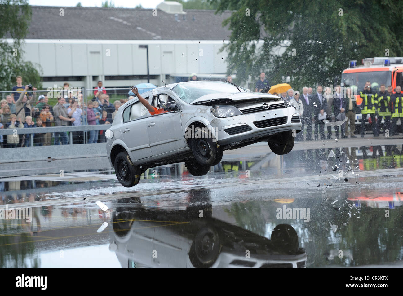 Car rollover test, 60 years of BASt, Bundesanstalt fuer Strassenwesen ...