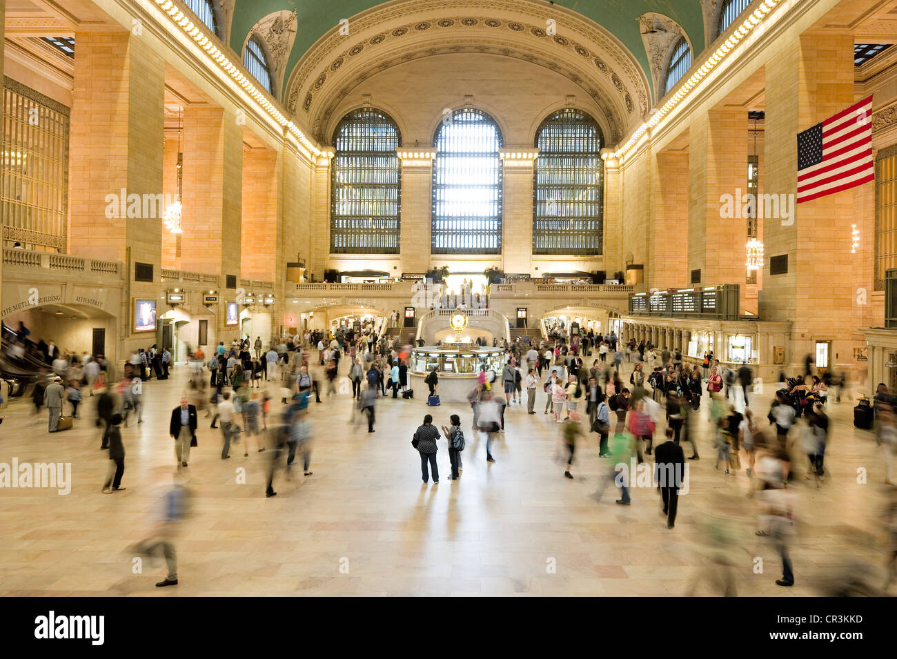 Inside grand central station hi-res stock photography and images - Alamy