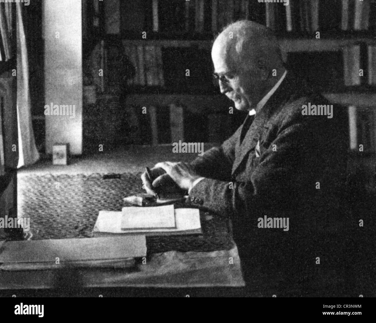 Knut hi-res stock photography and images - Alamy