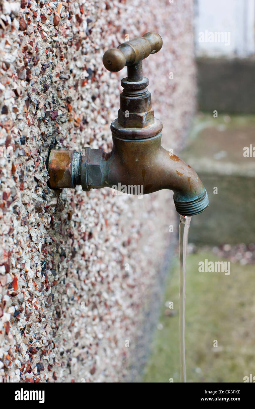 Running Water From Tap Uk High Resolution Stock Photography and Images ...