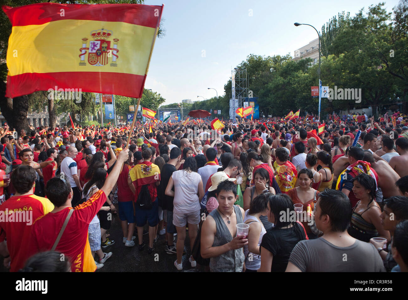 Spanish supporters gathering for viewing the final match, 2010 FIFA ...