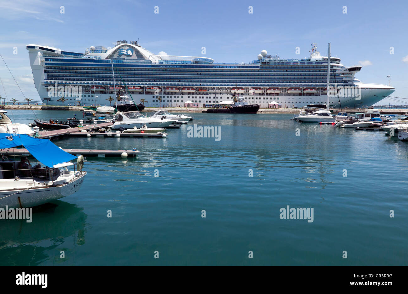 Cruise ship 'The Caribbean Princess, moored at Dockyard, Bermuda Stock ...